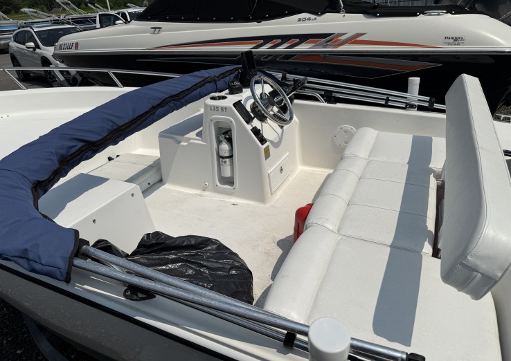 2001 Edgewater 135 CC