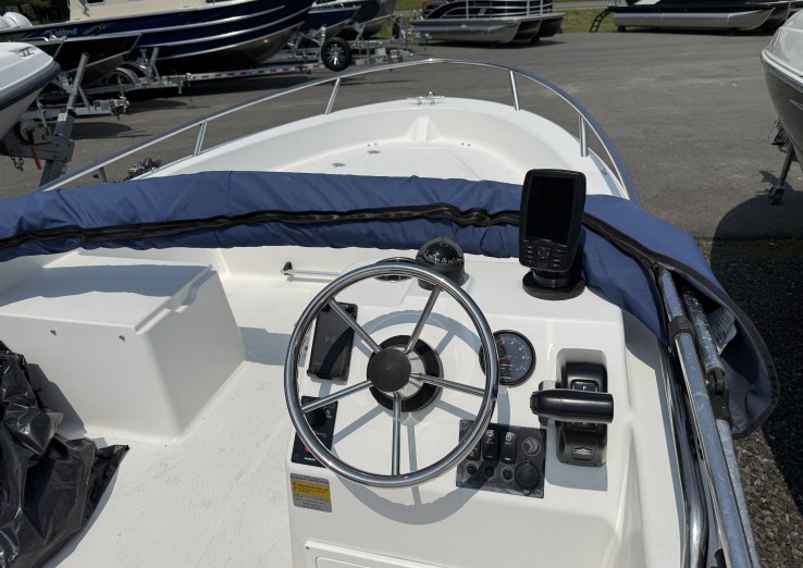 2001 Edgewater 135 CC